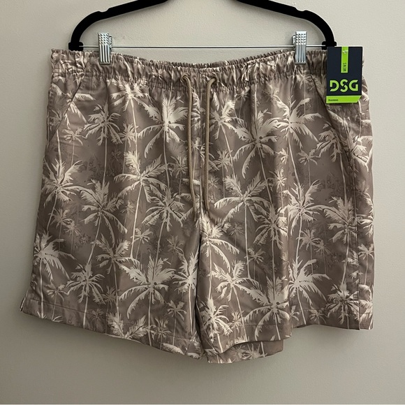 DSG | Shorts | Dsg Training Beachside Khaki Rec Short Nwt | Poshmark